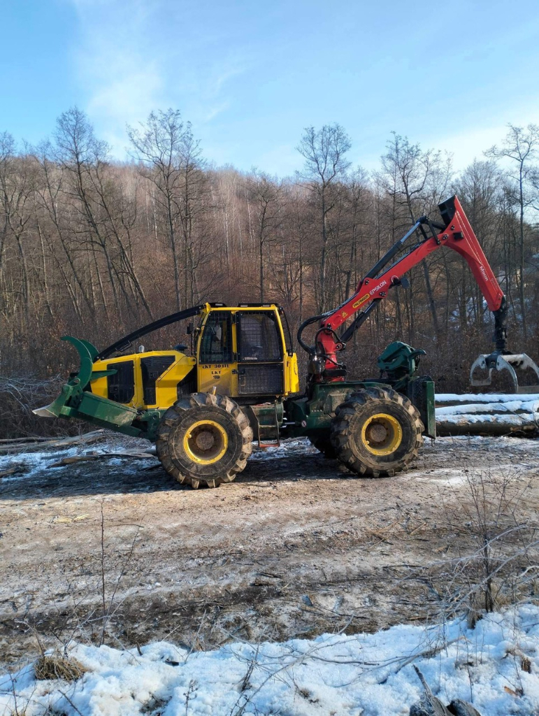 Inzeráty - Drevo a lesné pozemky - Ponúkam služby v ťažbe dreva ...
